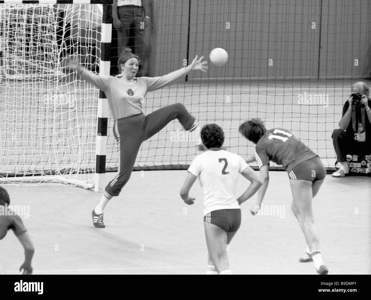 Reserve goalkeeper of the Soviet national handball team Valentina ...