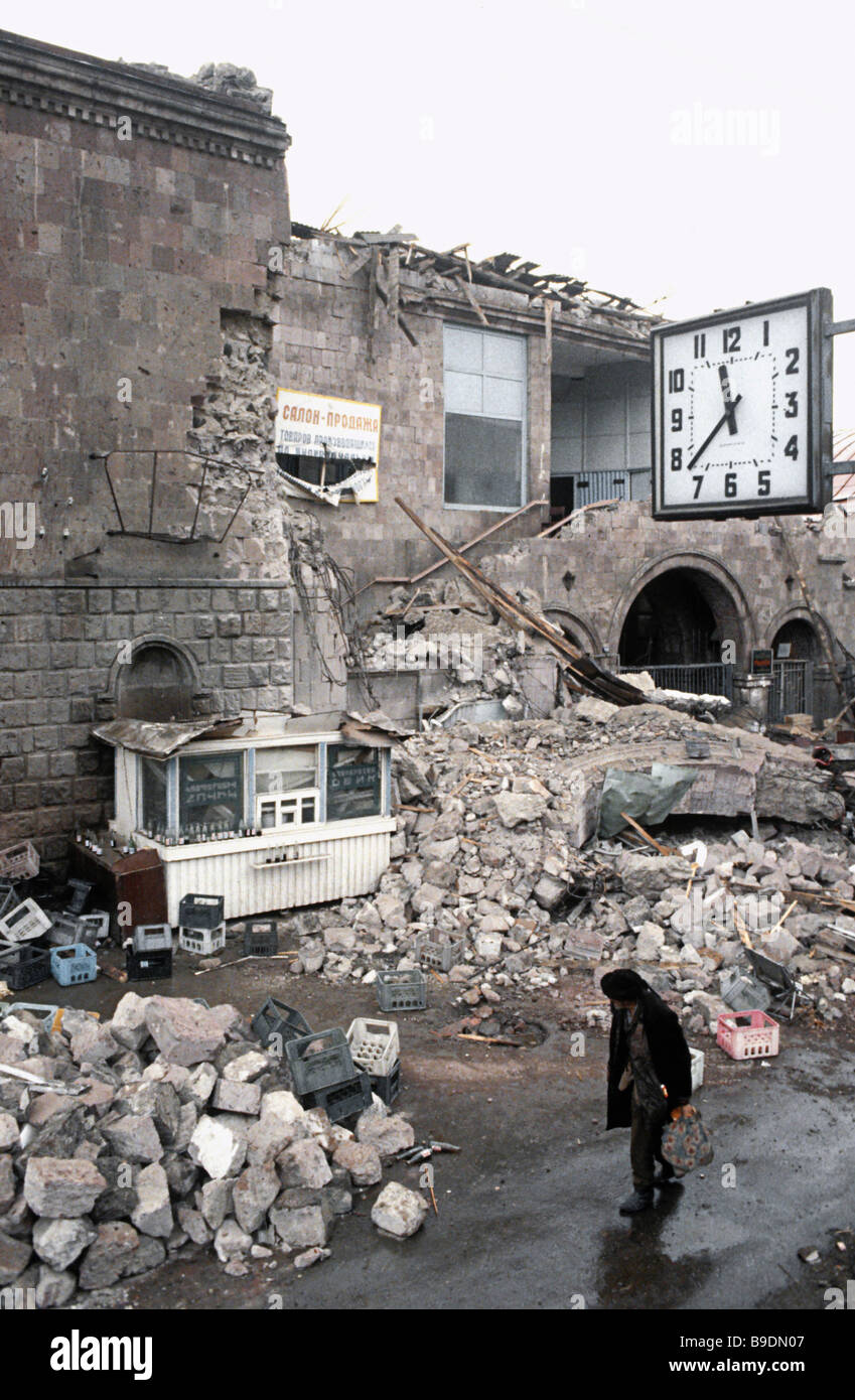 An earthquake levelled the Armenian city of Leninakan Gyumri at 11 41 a ...