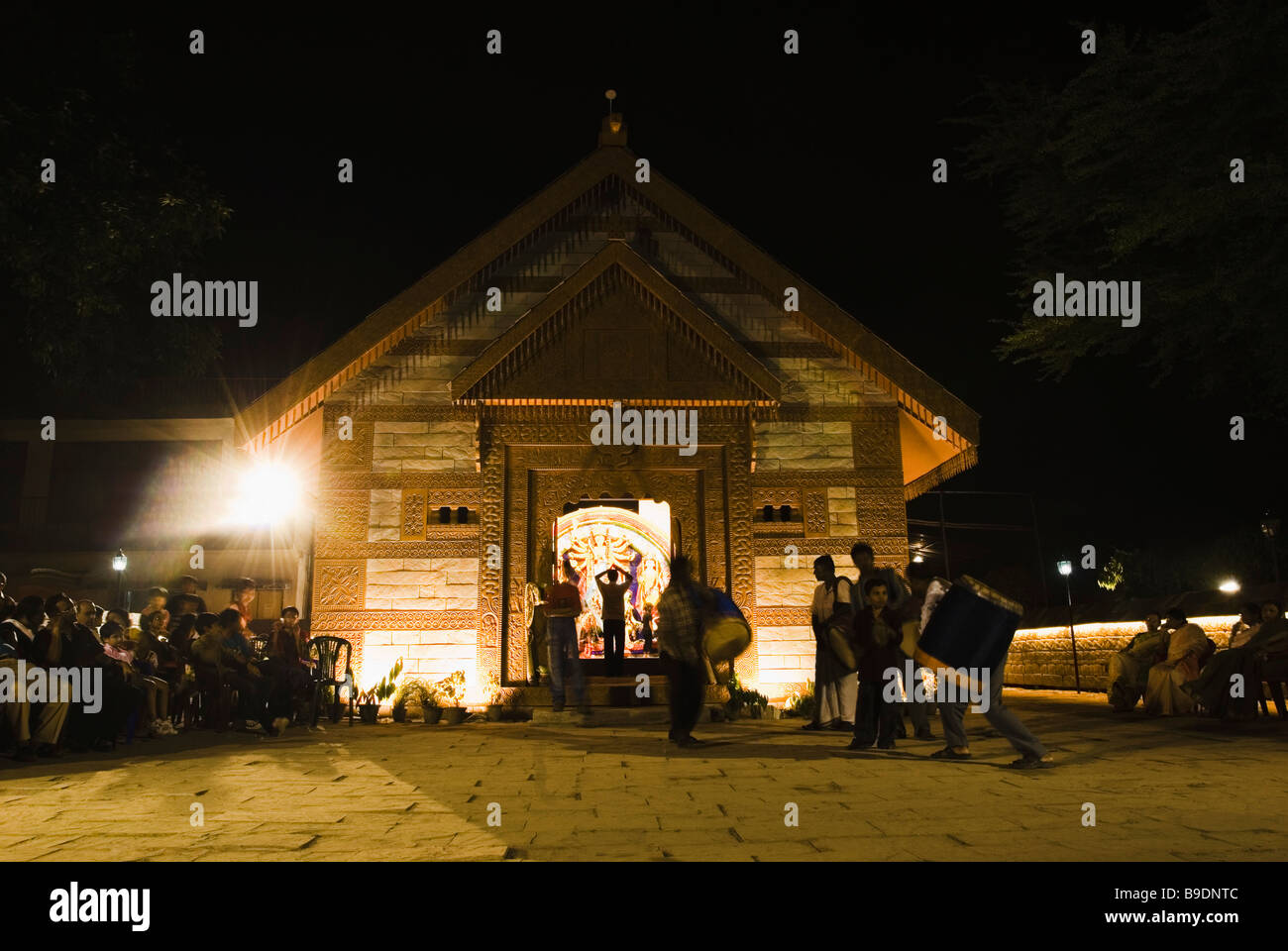 Durga puja pandal in kolkata at night hi-res stock photography and ...