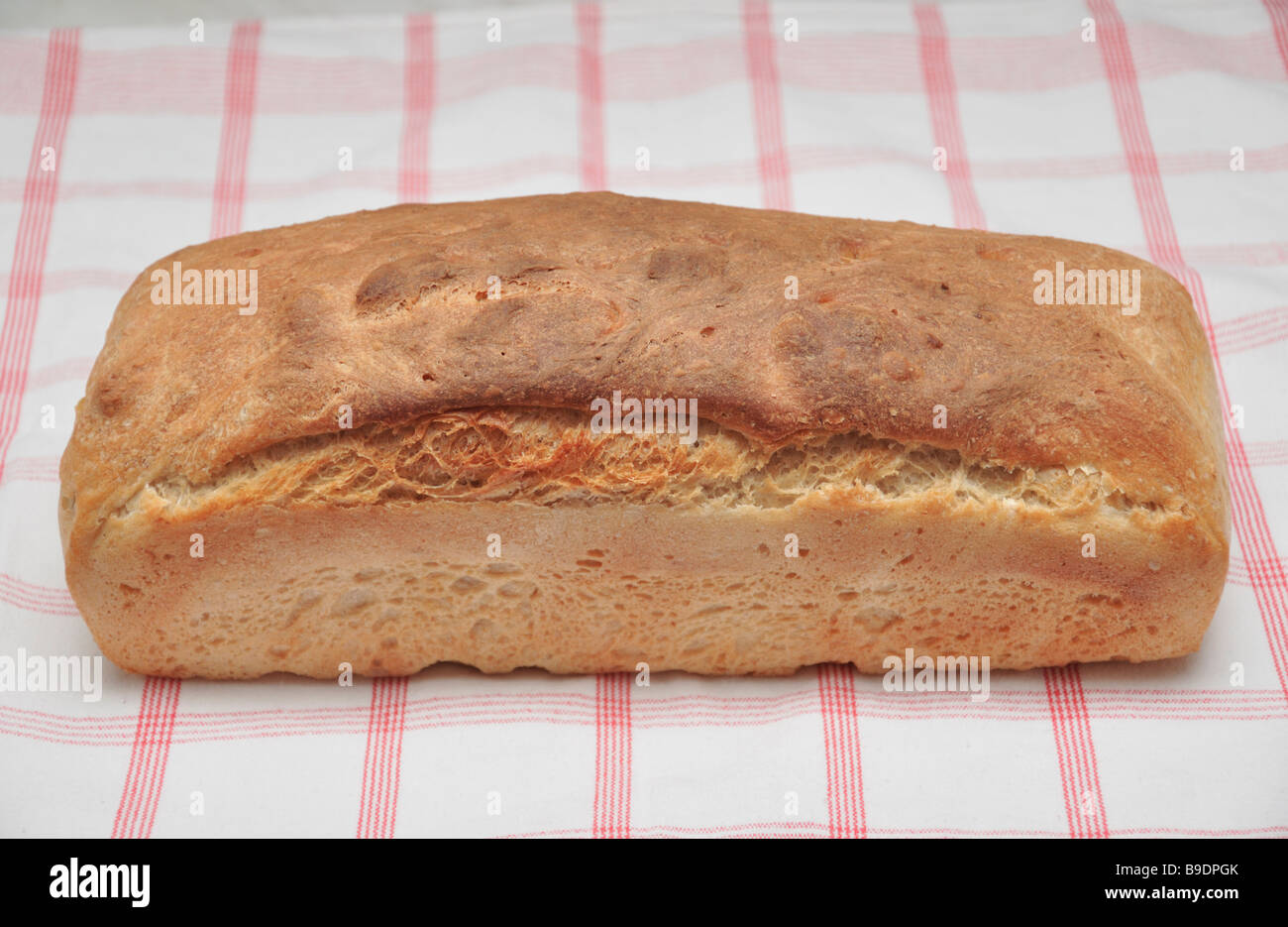 Home baked loaf of bread hi-res stock photography and images - Alamy