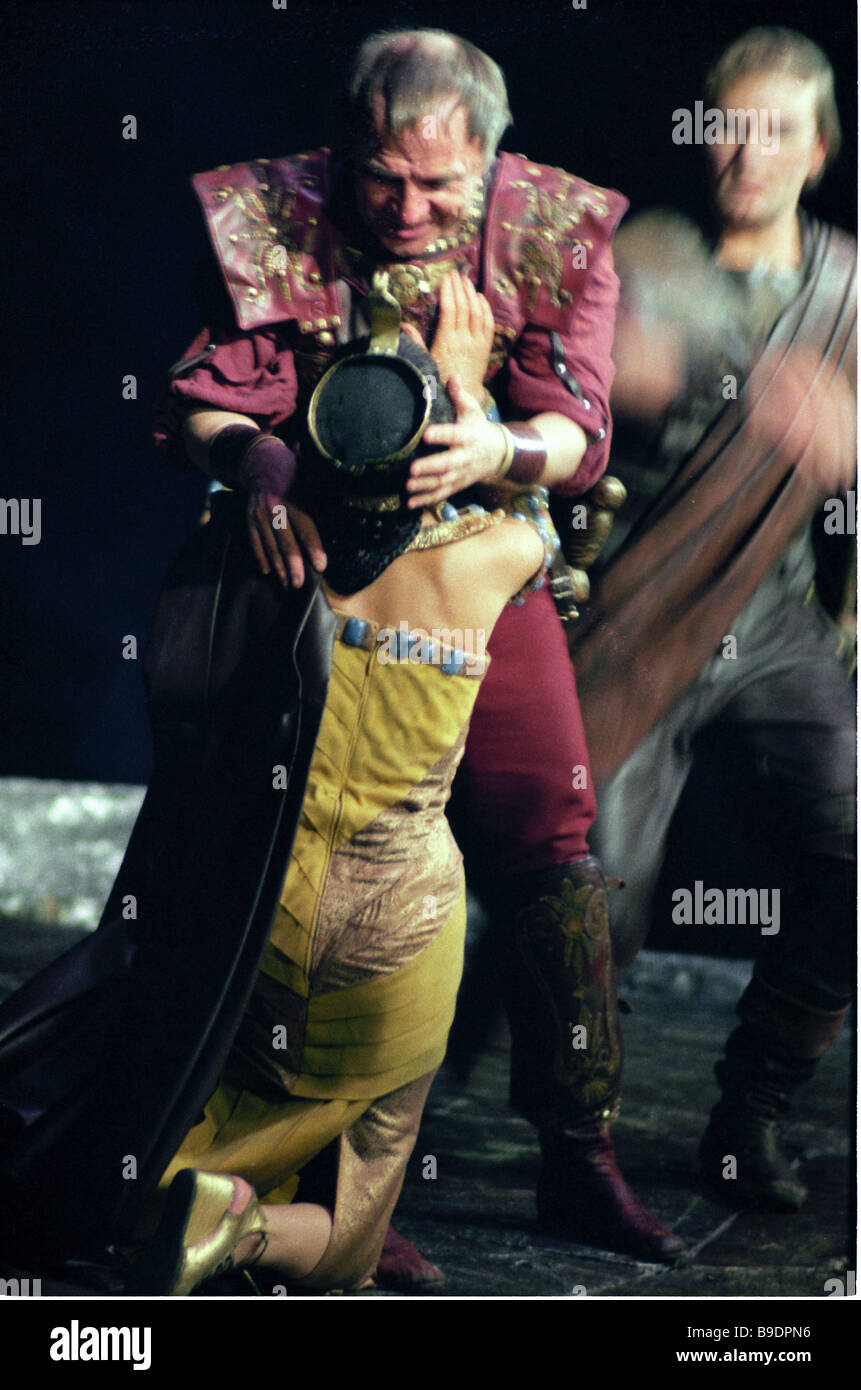 Shakespeare s Anthony and Cleopatra at the Yevgeny Vakhtangov Theatre ...