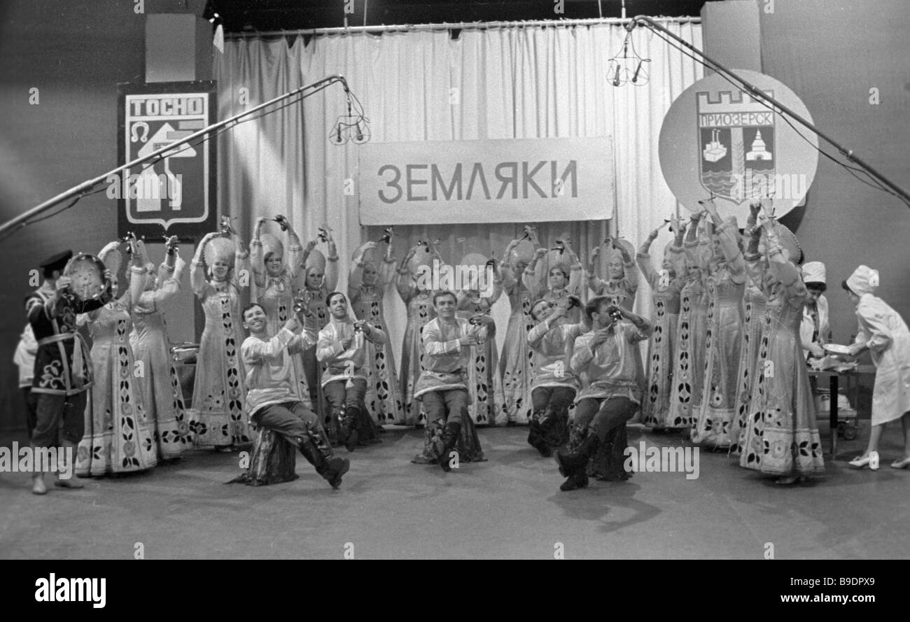 Amateur song and dance ensemble at the recording of the Compatriots ...