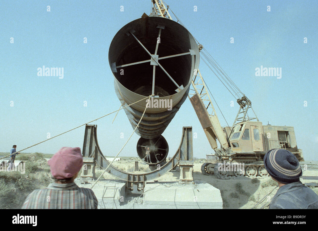 Assembling of big diameter water supply lines for the irrigation of the ...