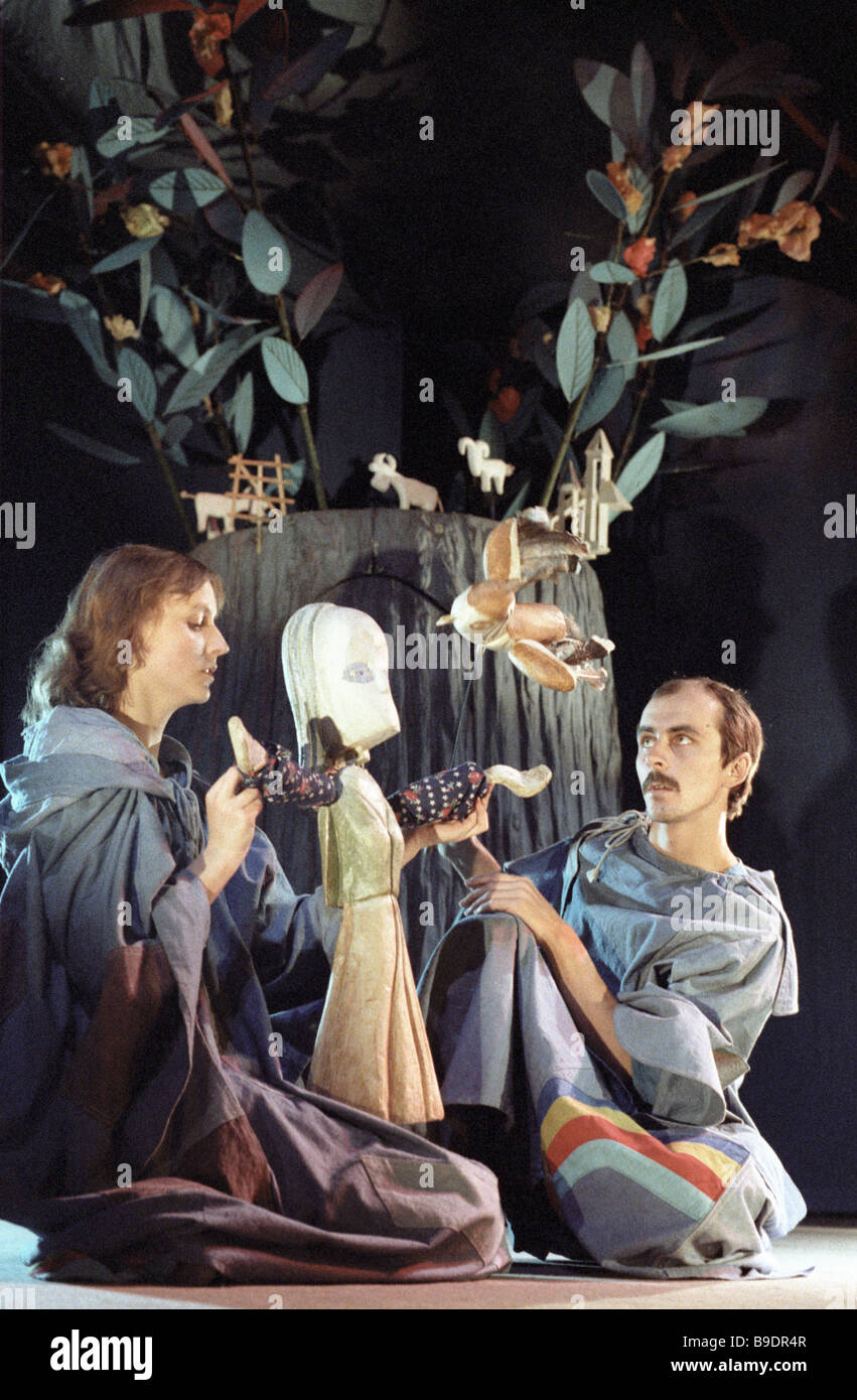 Actors with the Vilnius Puppet Theater in the show Singing and Dancing ...