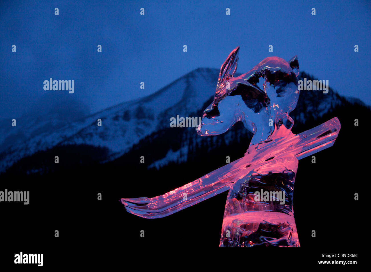 Rabbit ice sculpture hi-res stock photography and images - Alamy