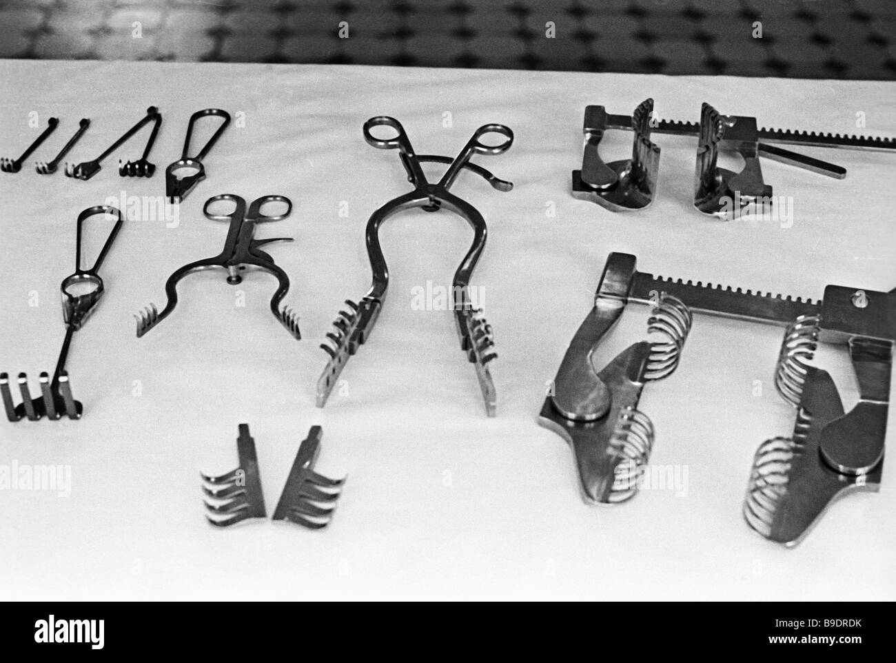 Titanium instruments manufactured based on designs of Yekaterinburg ...