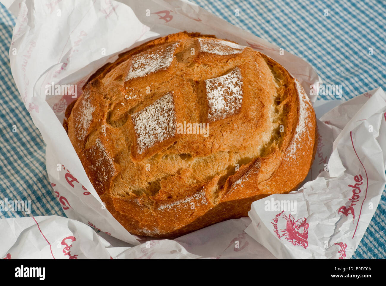 Fresh French "Petite Boule" loaf Stock Photo - Alamy