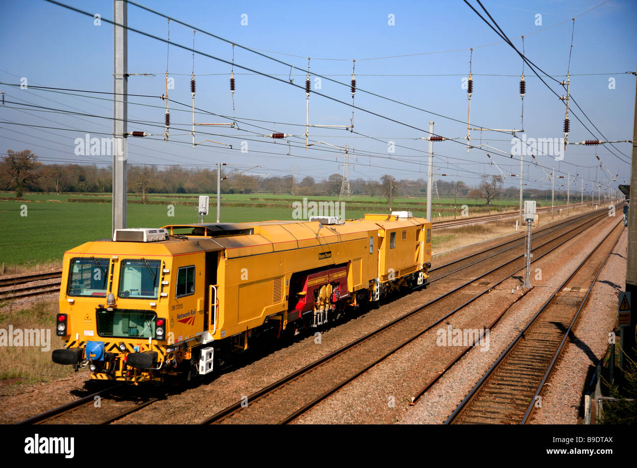 Network Rail Unit DR 73113 Diesel Train East Coast Main Line Railway ...