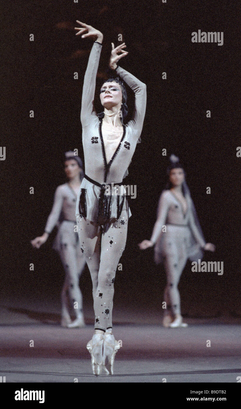 Alla Mikhalchenko Bolshoi prima ballerina in Arif Melikov s A Legend of ...