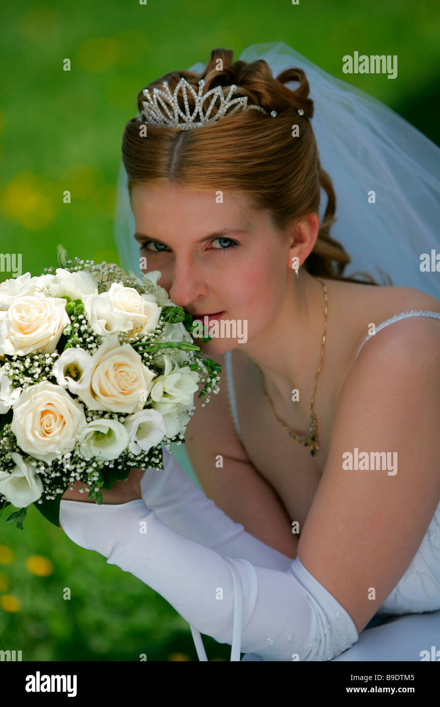 Bouquet flowers hi-res stock photography and images - Alamy