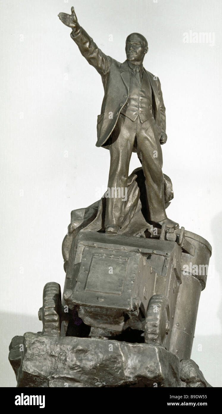 Vladimir Lenin on armored car sculpture by Manizer Stock Photo - Alamy