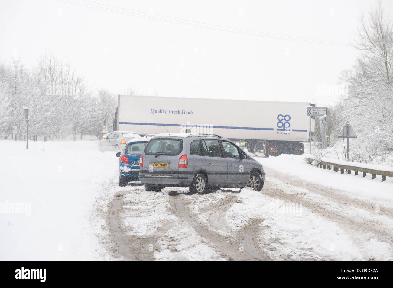 Jackknifed lorry hi-res stock photography and images - Alamy