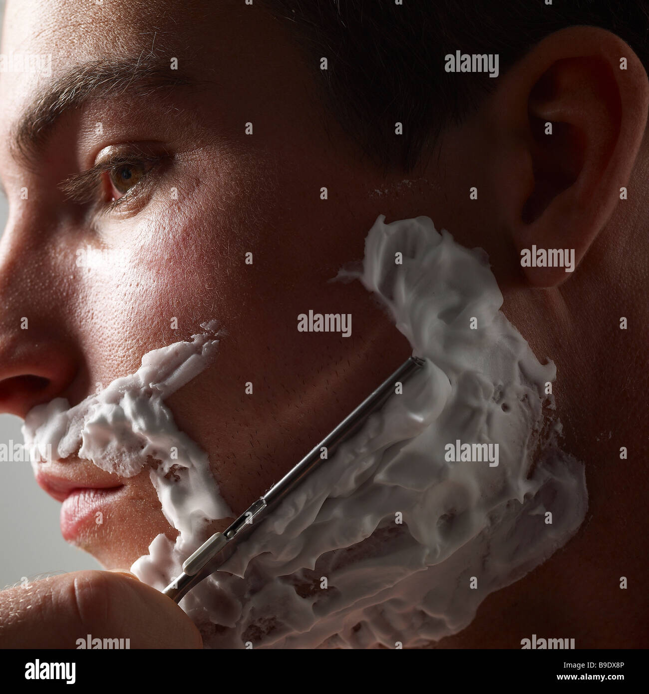 Cut throat razor hi-res stock photography and images - Alamy