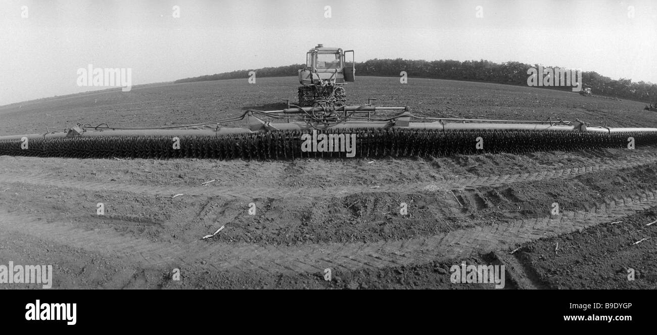 Agricultural Mechanization Stock Photos & Agricultural Mechanization ...