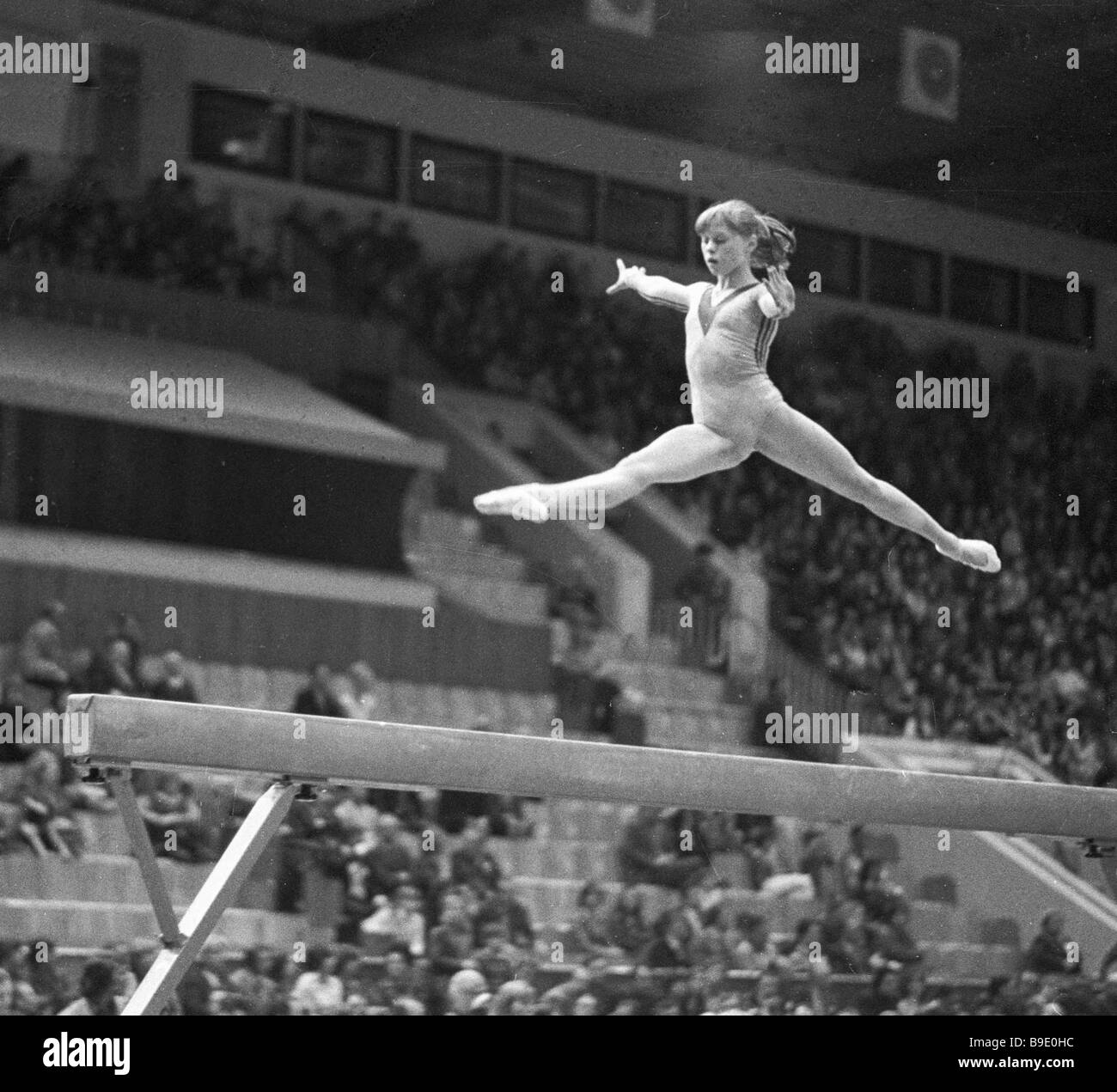 Elena Mukhina in beam exercises Stock Photo - Alamy