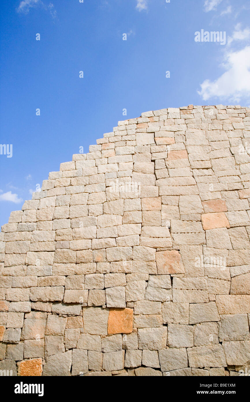 Ruined stone wall hi-res stock photography and images - Alamy