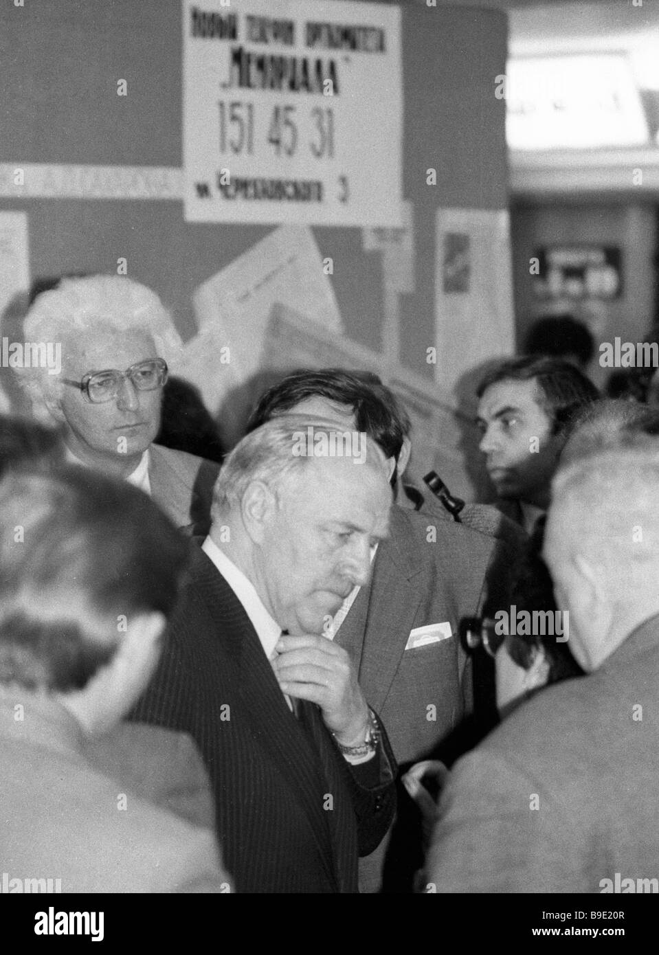 Actor Mikhail Ulyanov center at the foundation meeting of Memorial ...