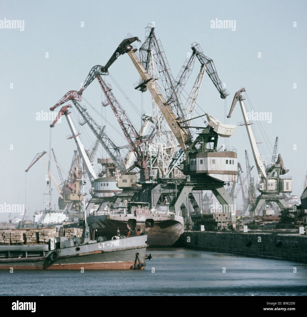 Mooring Dudinka port Stock Photo - Alamy