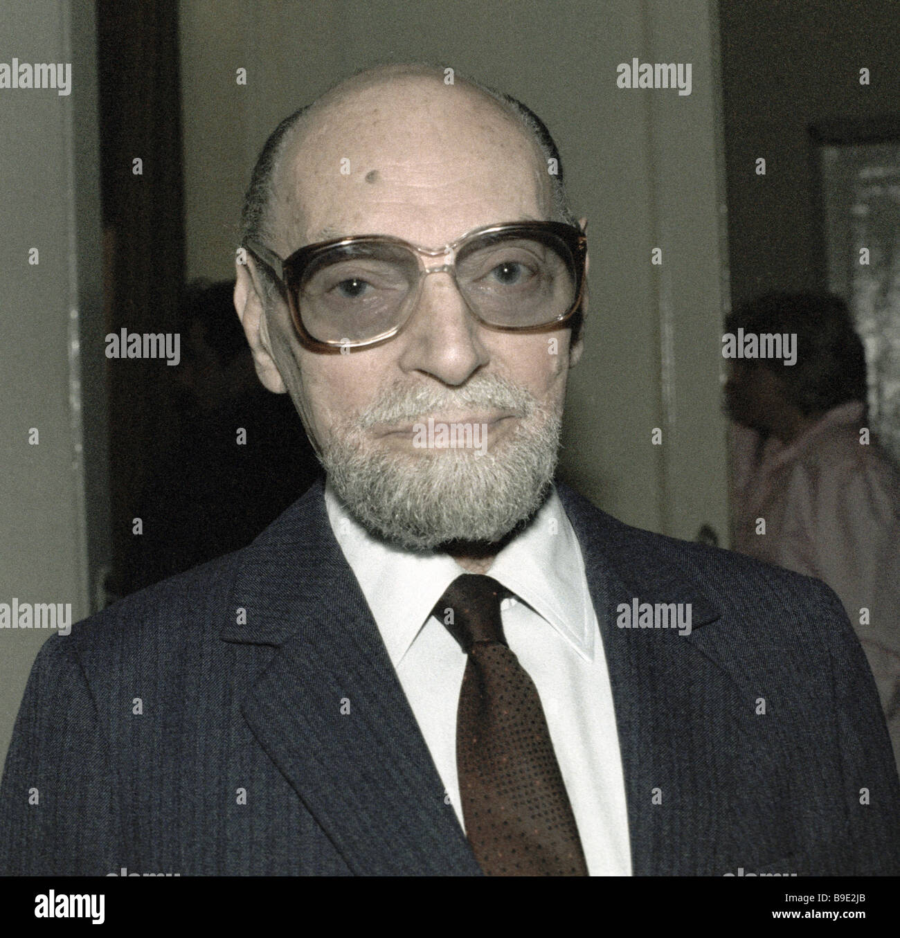People s Artist of the U S S R Yuly Raizman Stock Photo - Alamy