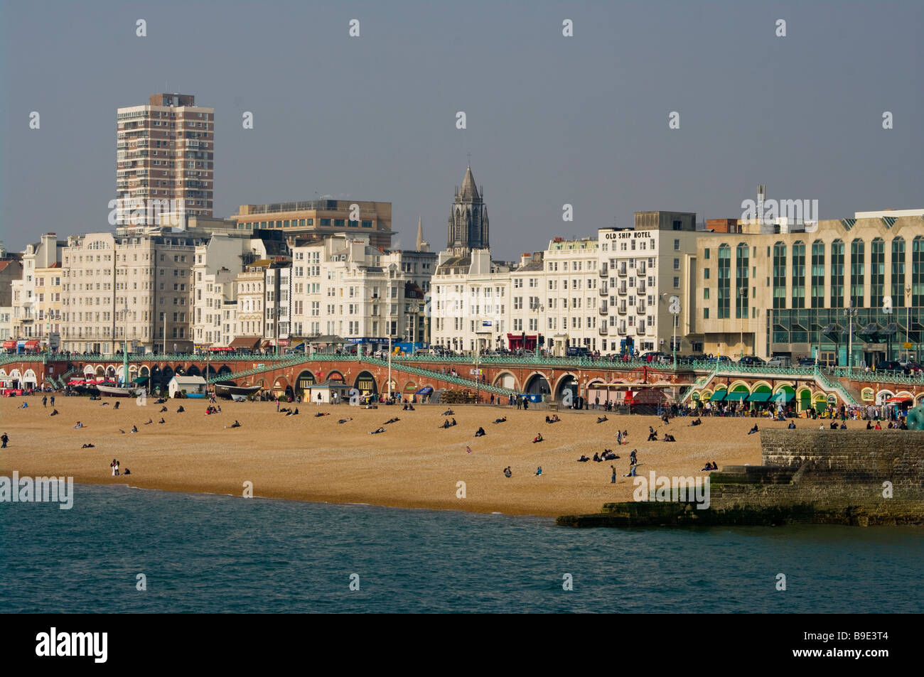 Brighton seafront and promenade hi-res stock photography and images - Alamy