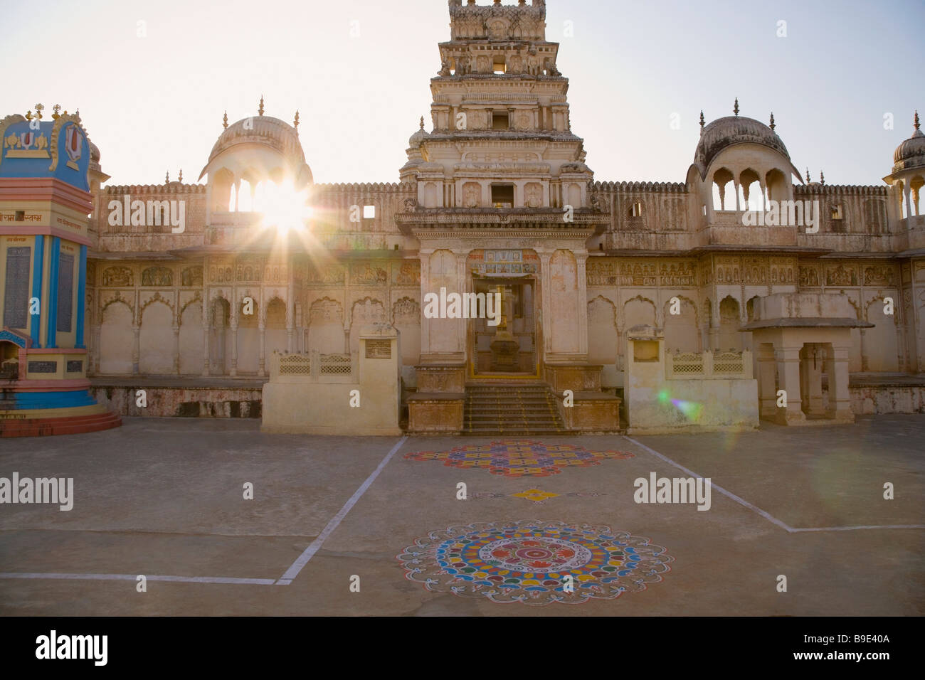 Ornate courtyard facade palace hi-res stock photography and images - Alamy