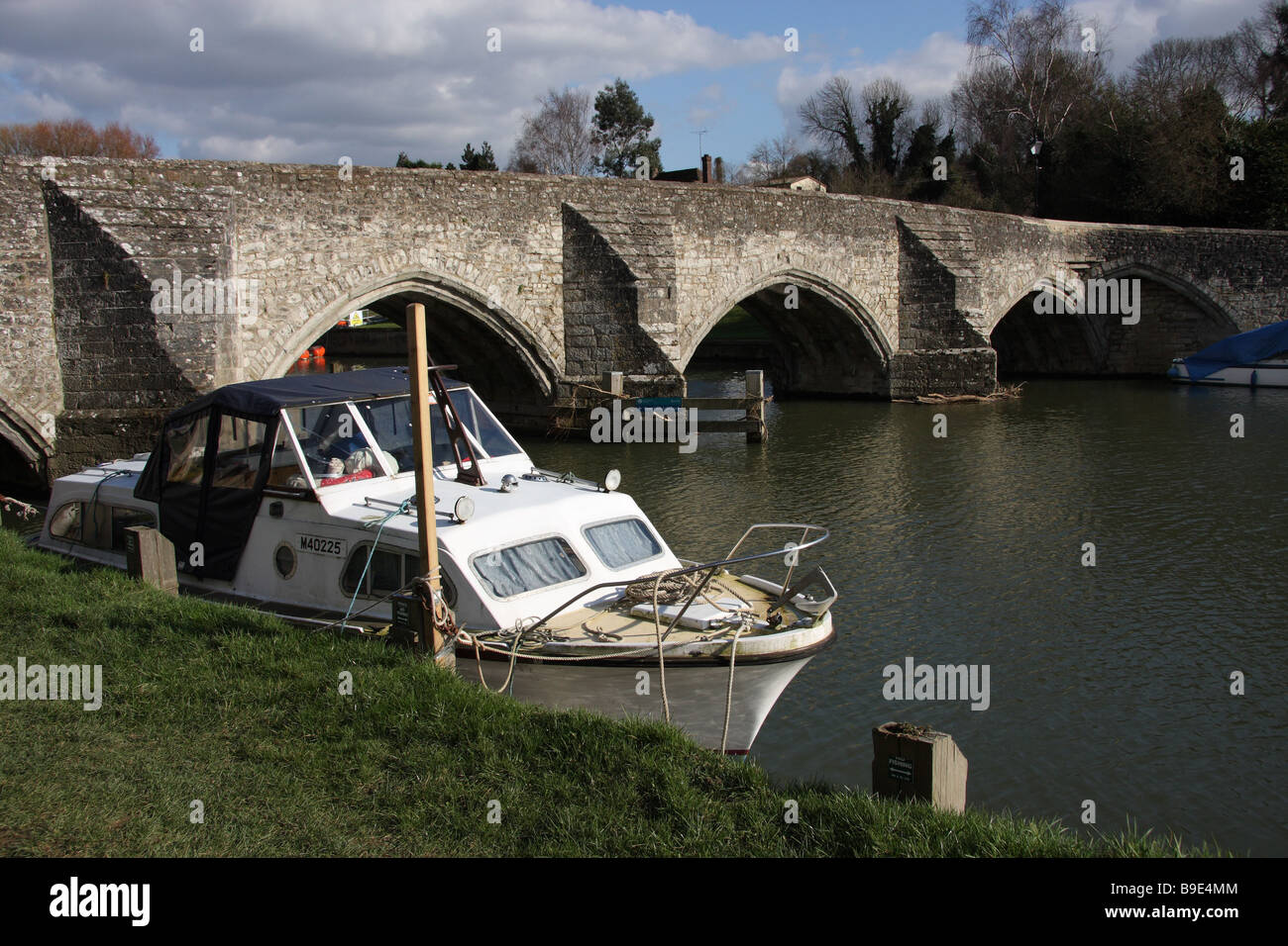 Medieval river boat hi-res stock photography and images - Alamy