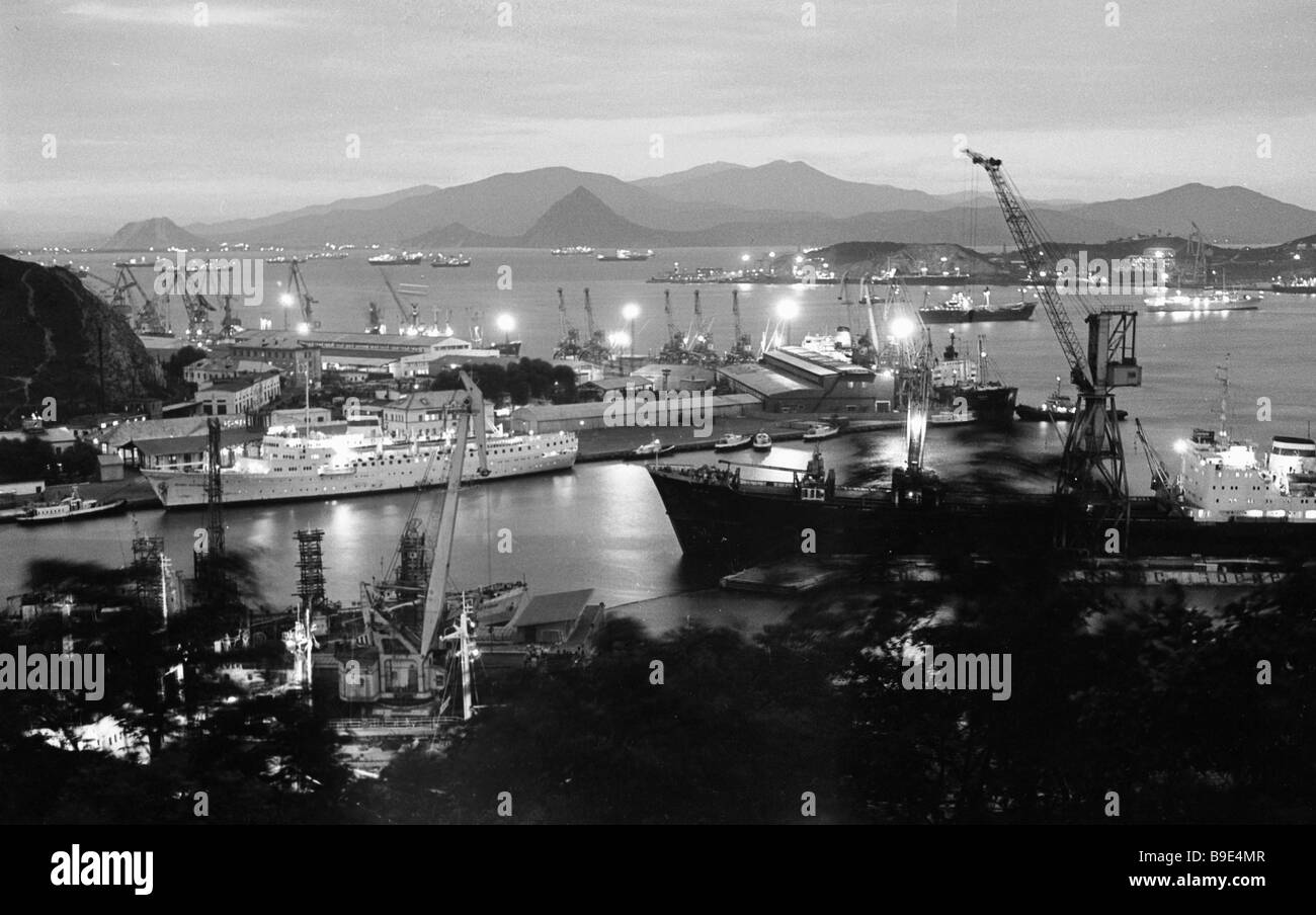 Nakhodka Port in the evening Stock Photo - Alamy