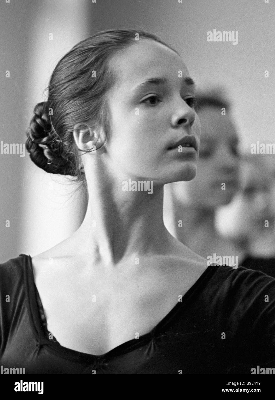 A future ballet dancer at the Ciurlionis Art School Stock Photo - Alamy