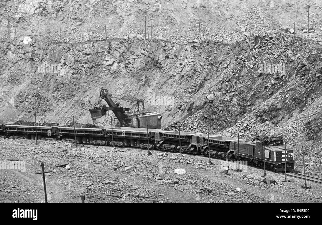 Loading Cars High Resolution Stock Photography and Images - Alamy