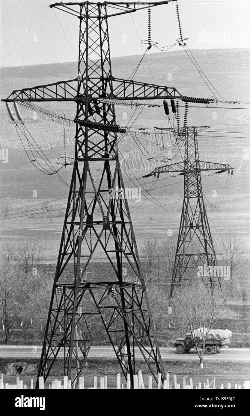 A high voltage power transmission line Stock Photo - Alamy