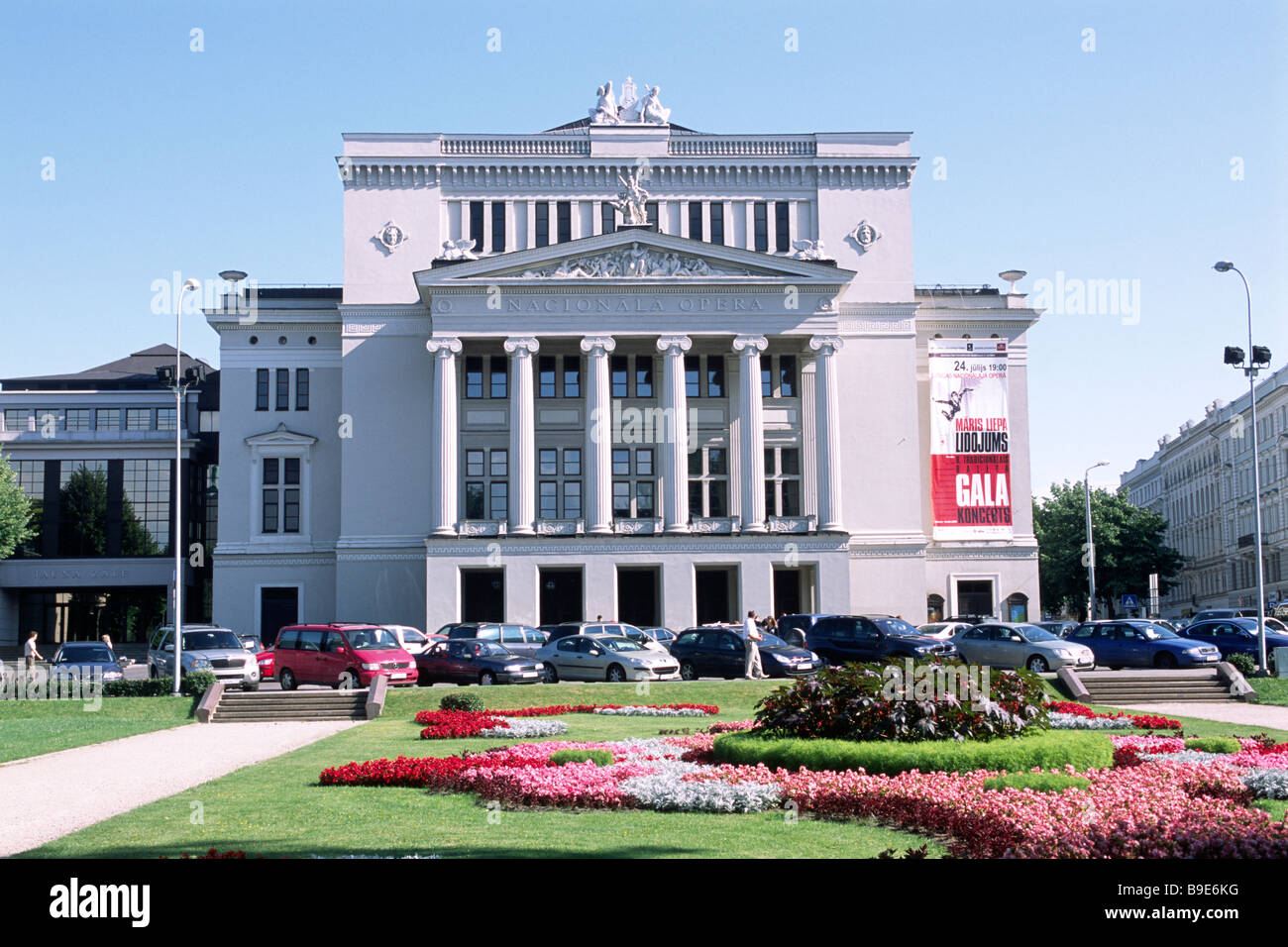 Theatre national opera hi-res stock photography and images - Alamy