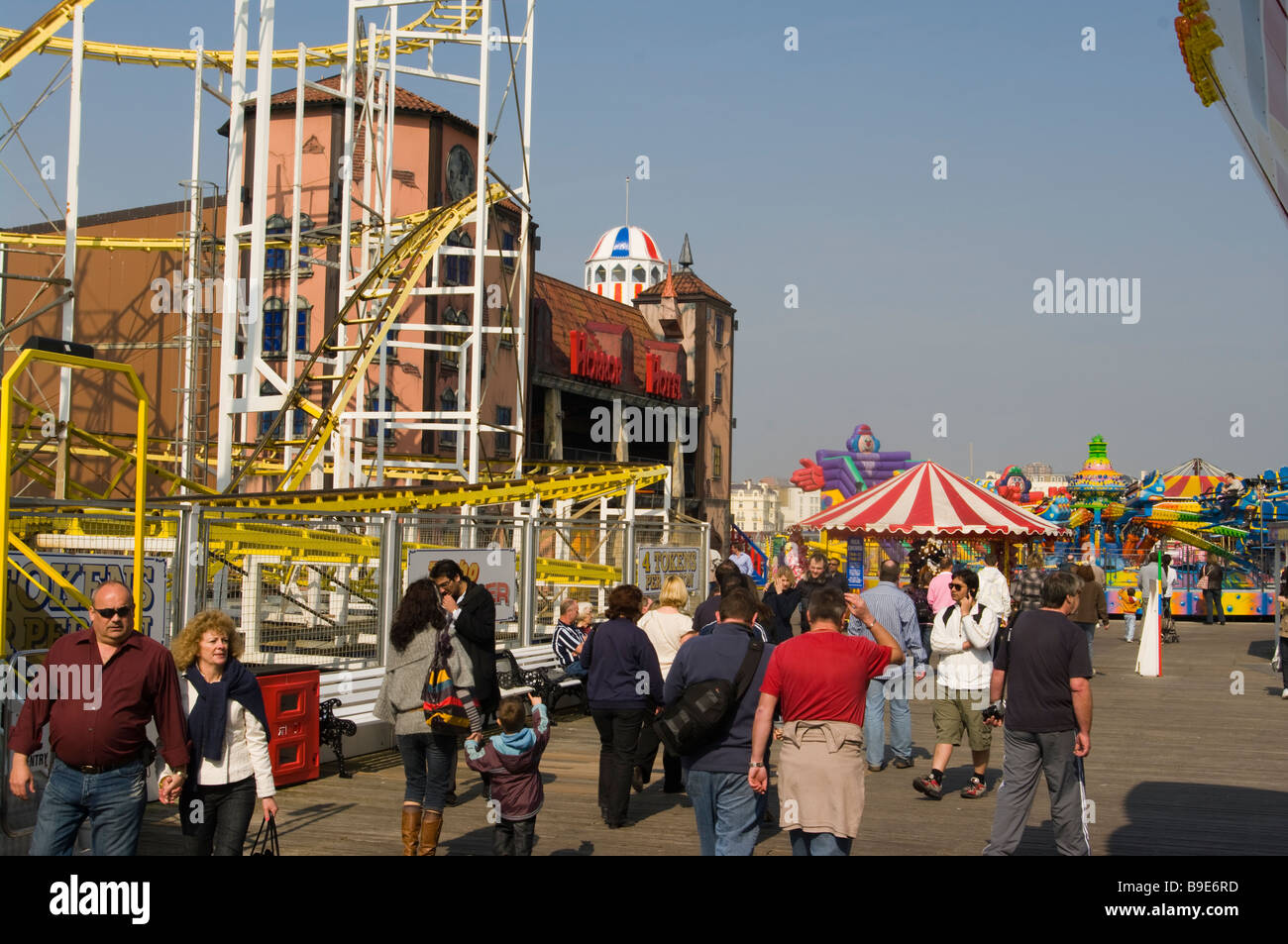 Funfair rides hi-res stock photography and images - Alamy