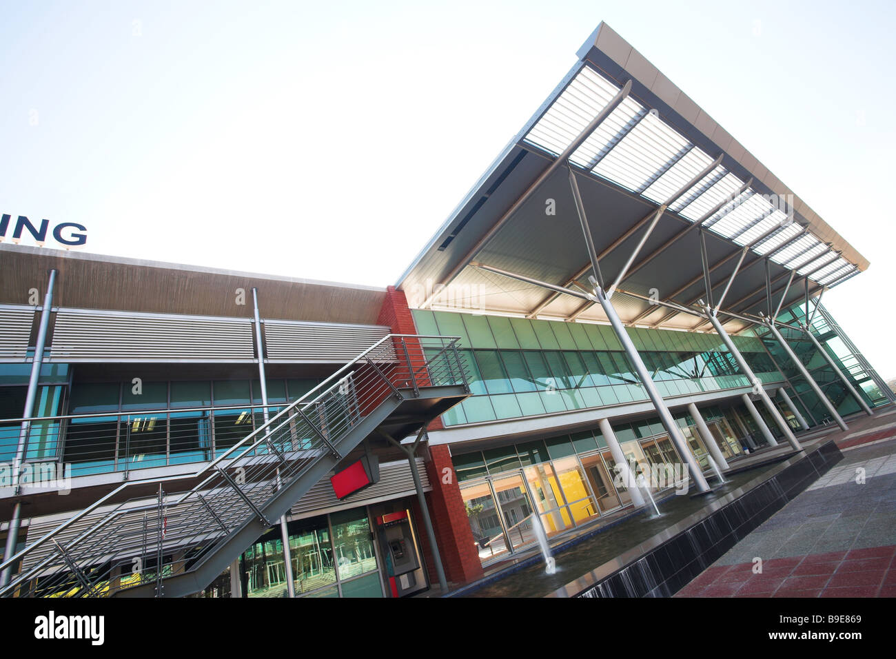 Exterior of a modern office building Stock Photo - Alamy
