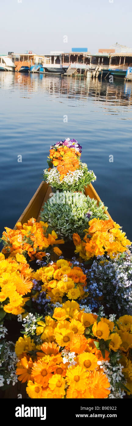 Flowers in a boat for selling, Dal Lake, Srinagar, Jammu And Kashmir ...