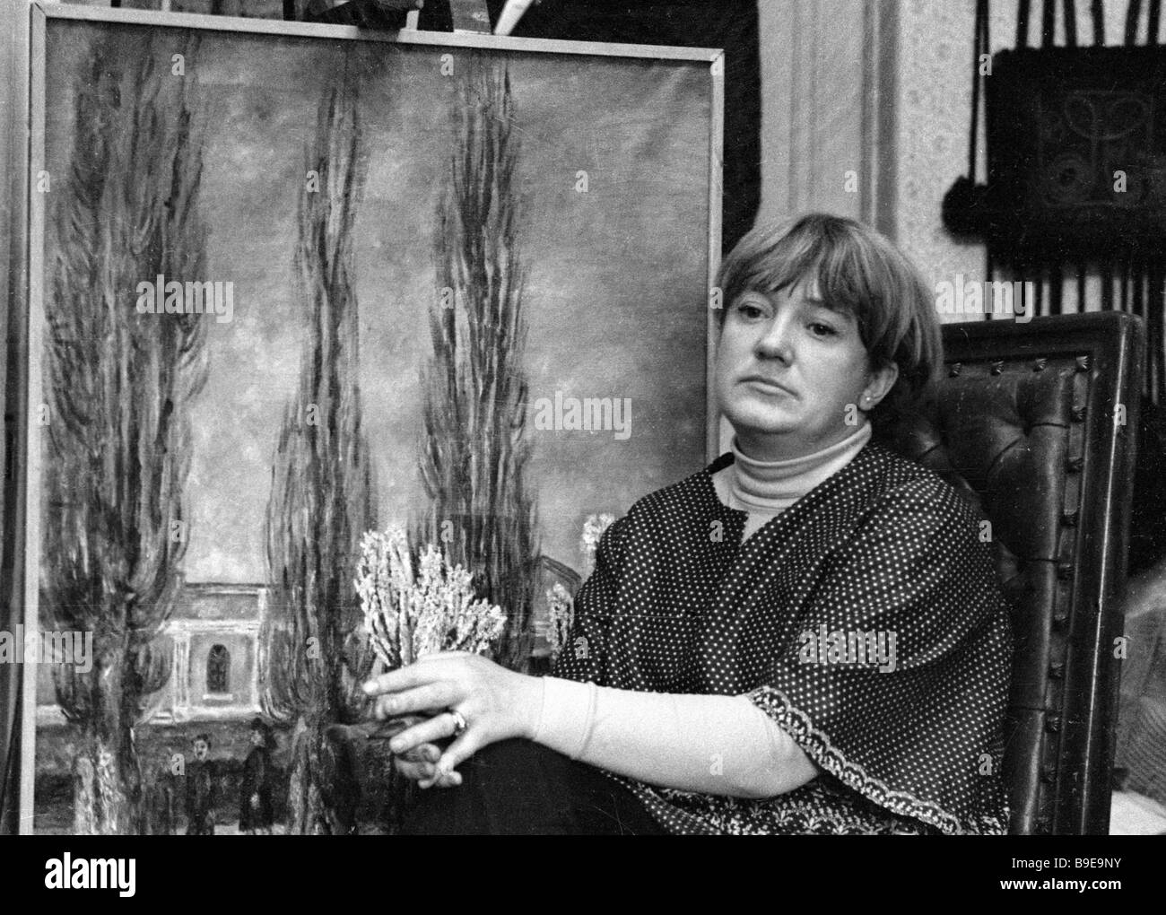 Painter Natalya Nesterova with a canvas Stock Photo - Alamy