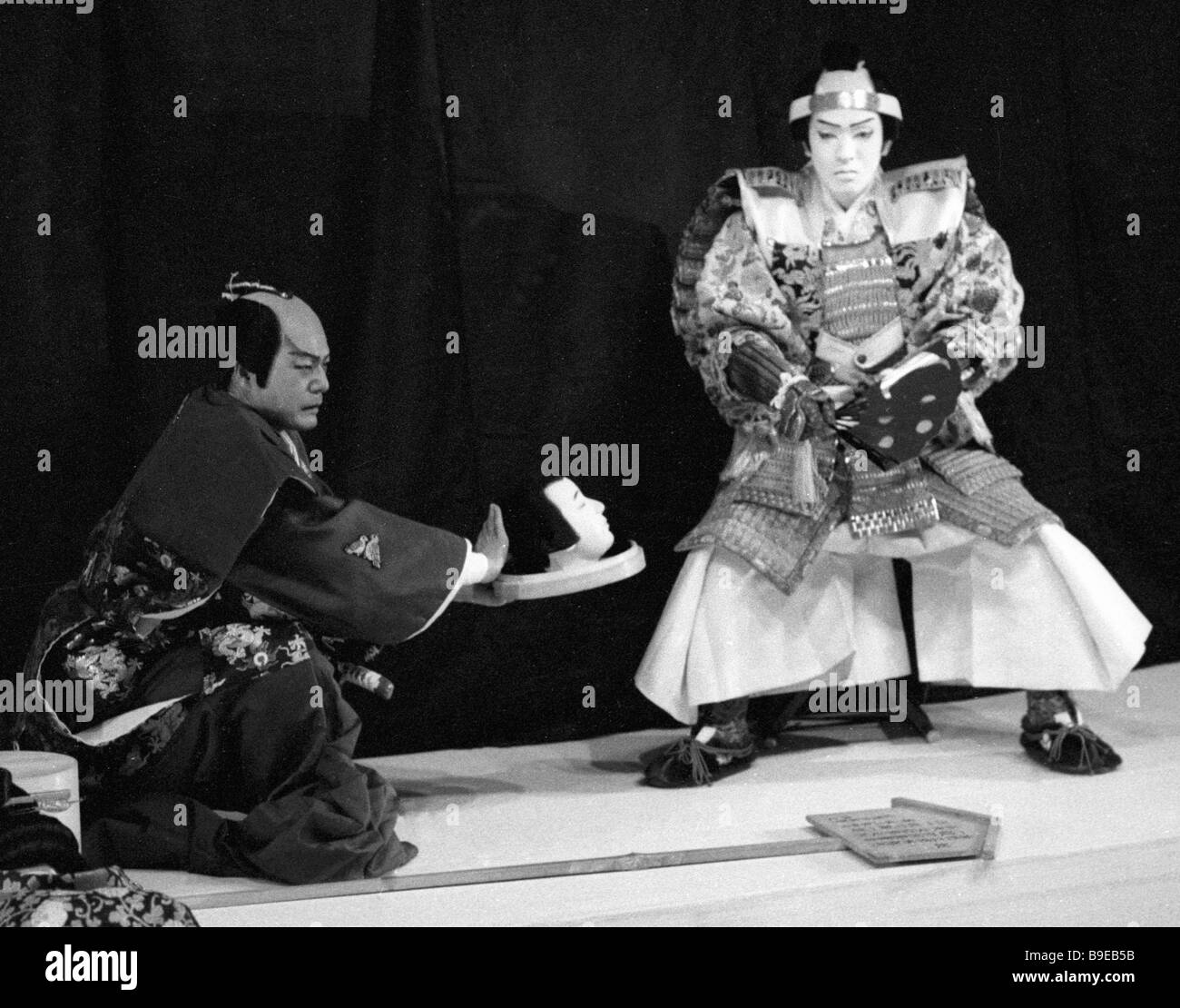 Actors of Japanese Kabuki Theater stage play during their Moscow tour ...