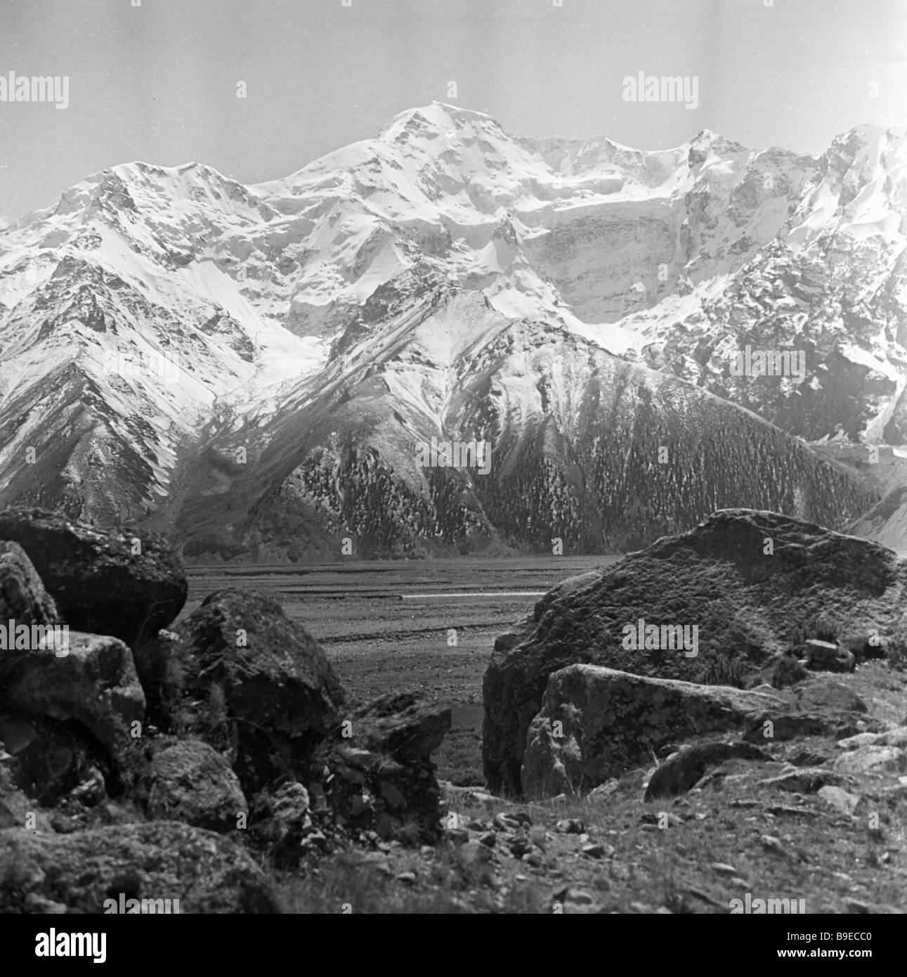 Nansen peak Tian Shen mountains Stock Photo - Alamy