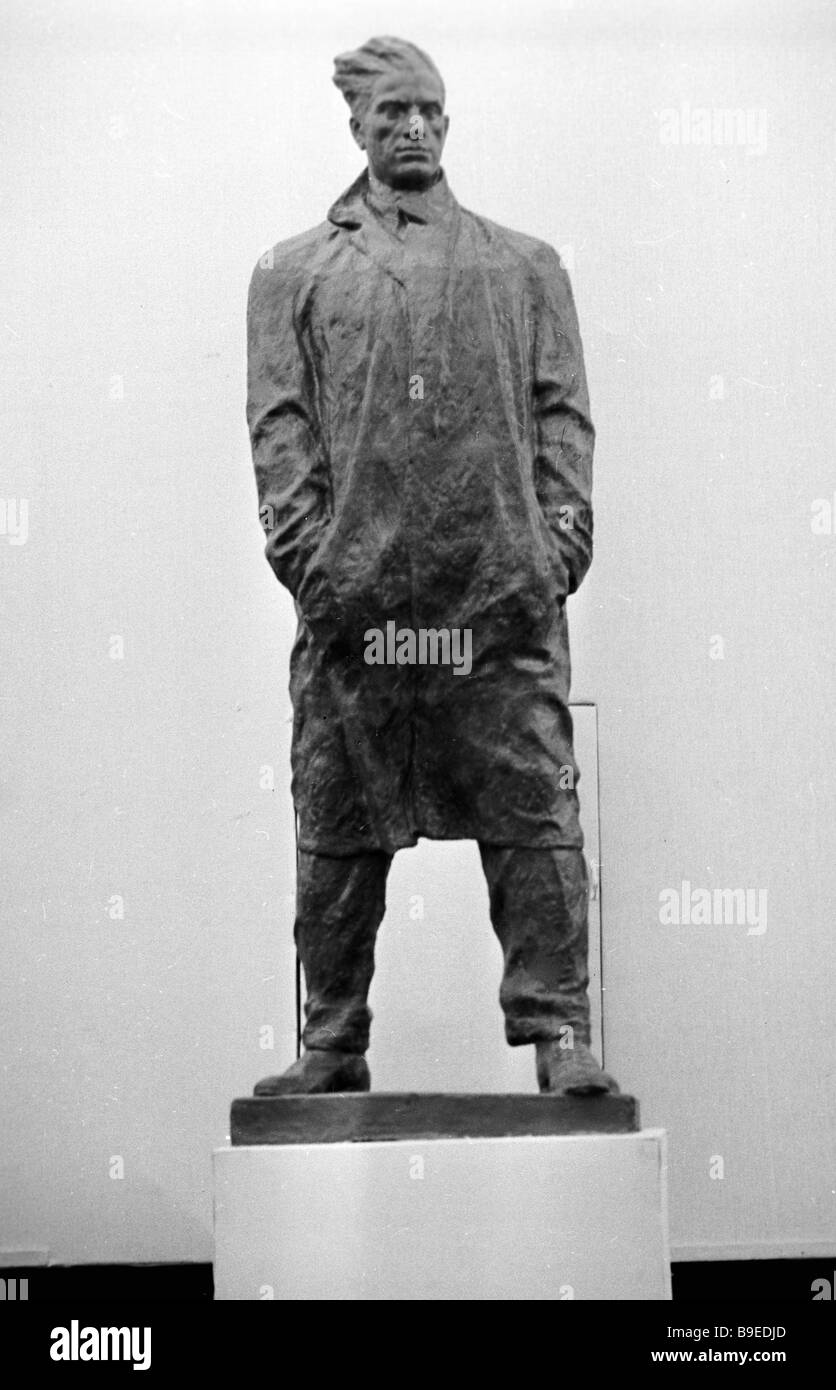 The Poet Vladimir Mayakovsky statue by Guram Kordzakhiva of Georgia ...