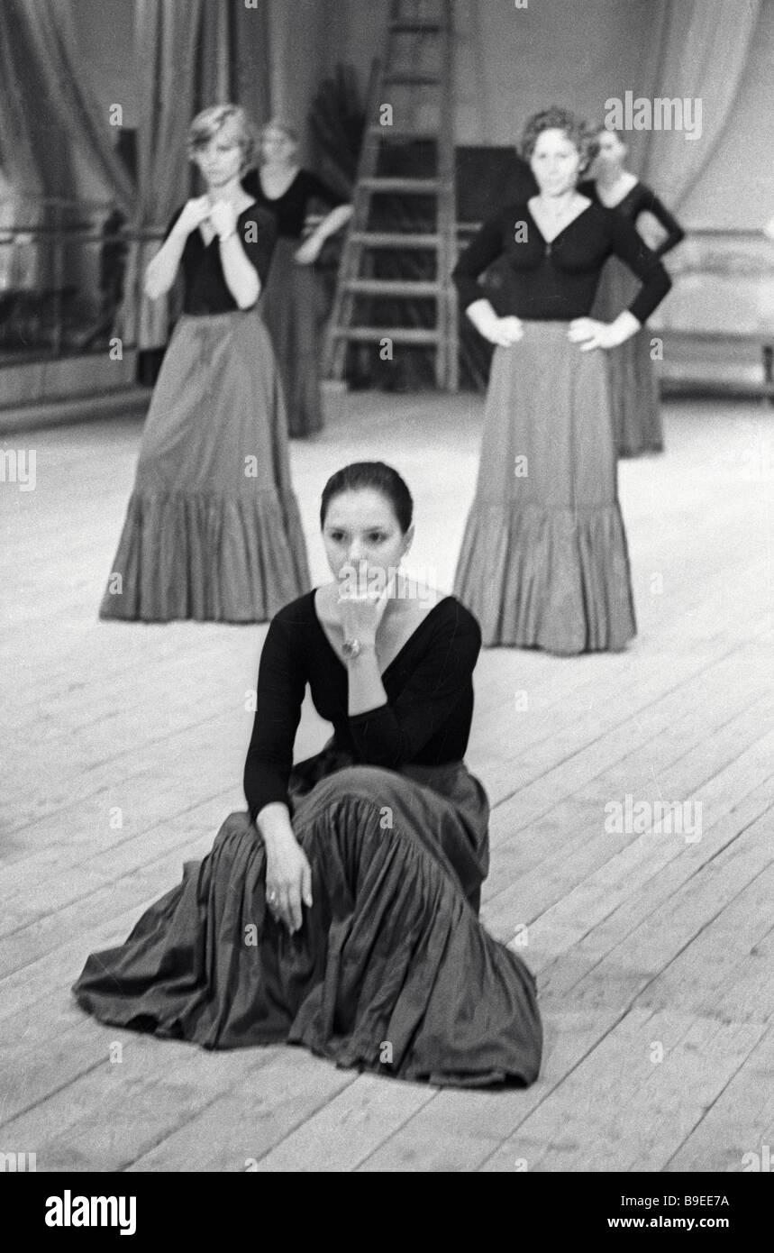 The top notch Russian folk dance company Beryozka rehearsing a new ...