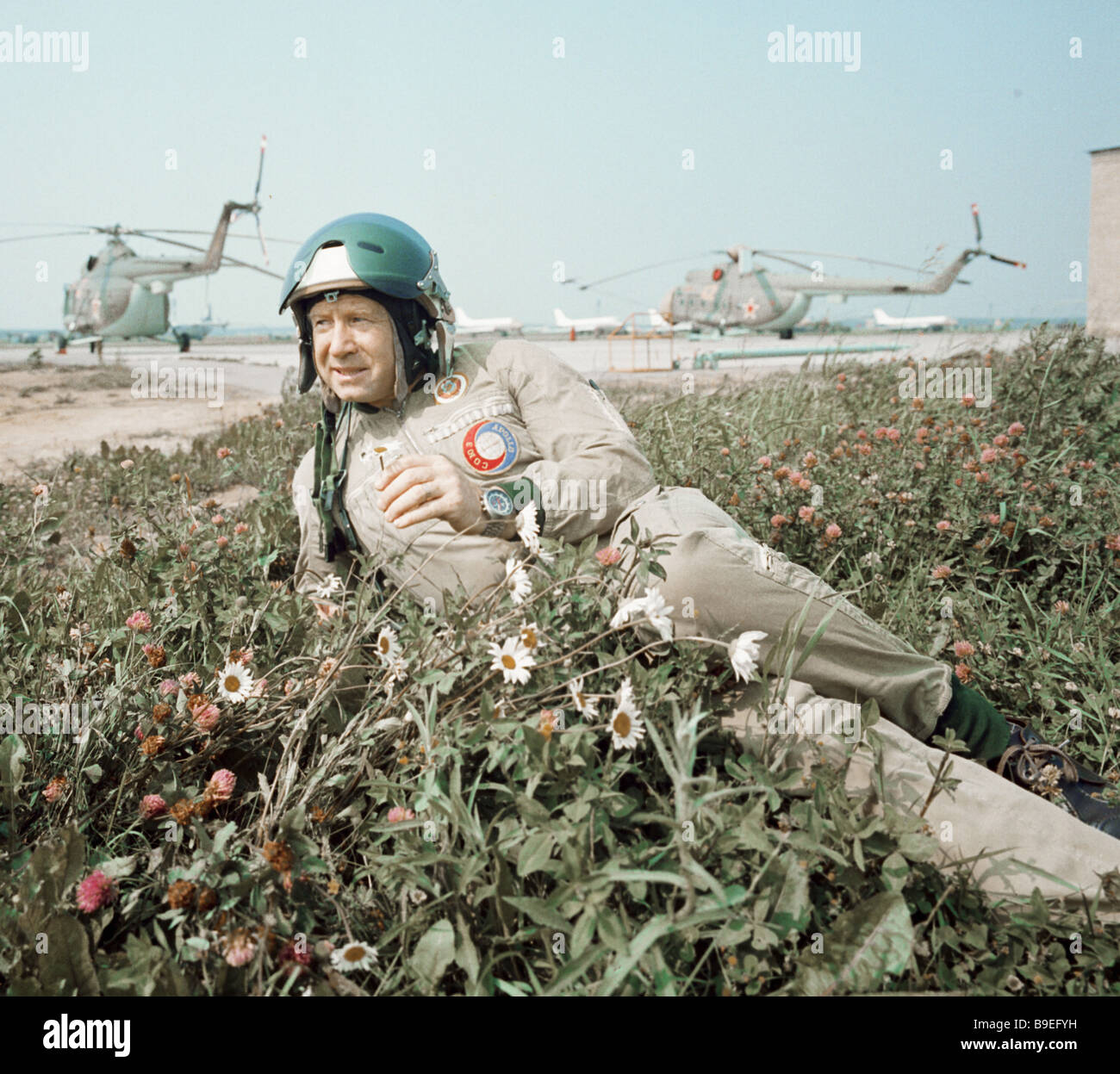 Pilot Suit Stock Photos & Pilot Suit Stock Images - Alamy