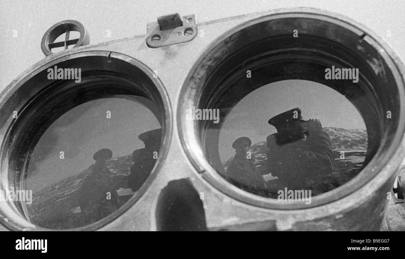 Powerful field glasses at a frontier picket Stock Photo - Alamy