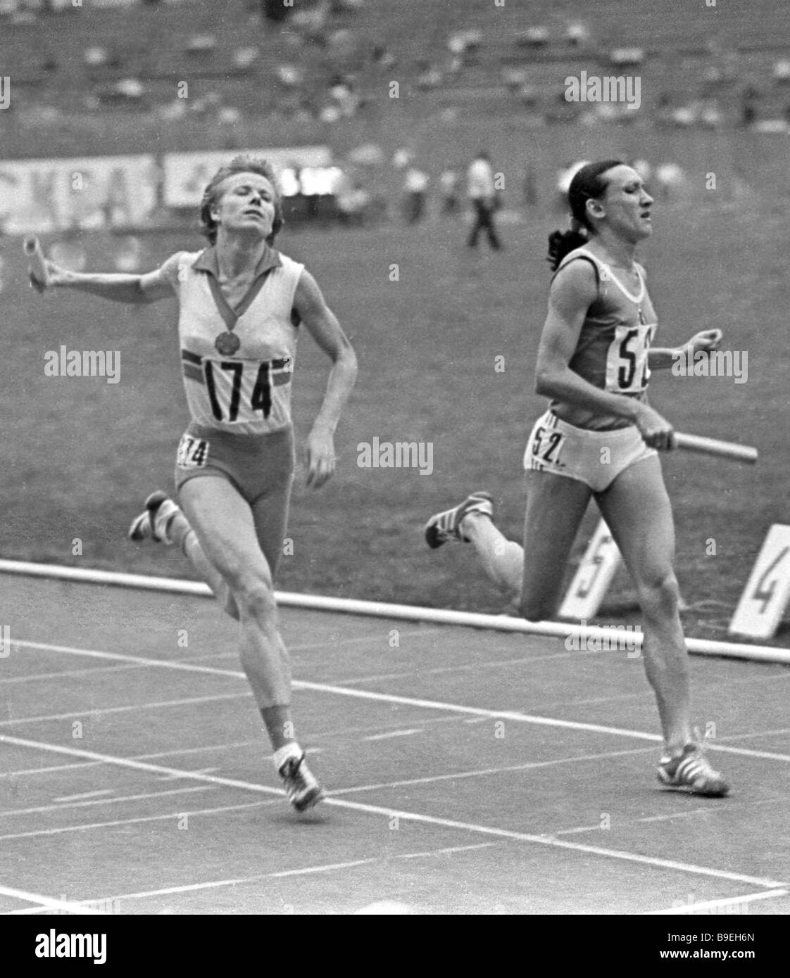 European and USSR champion in Women s 800 m Tatiana Providokhina left ...