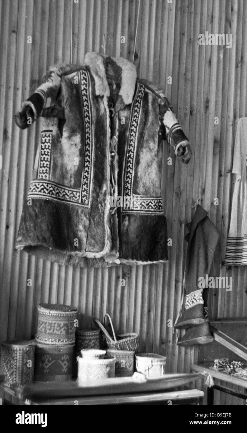 Products of Khanty Mansi folk craftsmen overcoats malitsa footwear ...