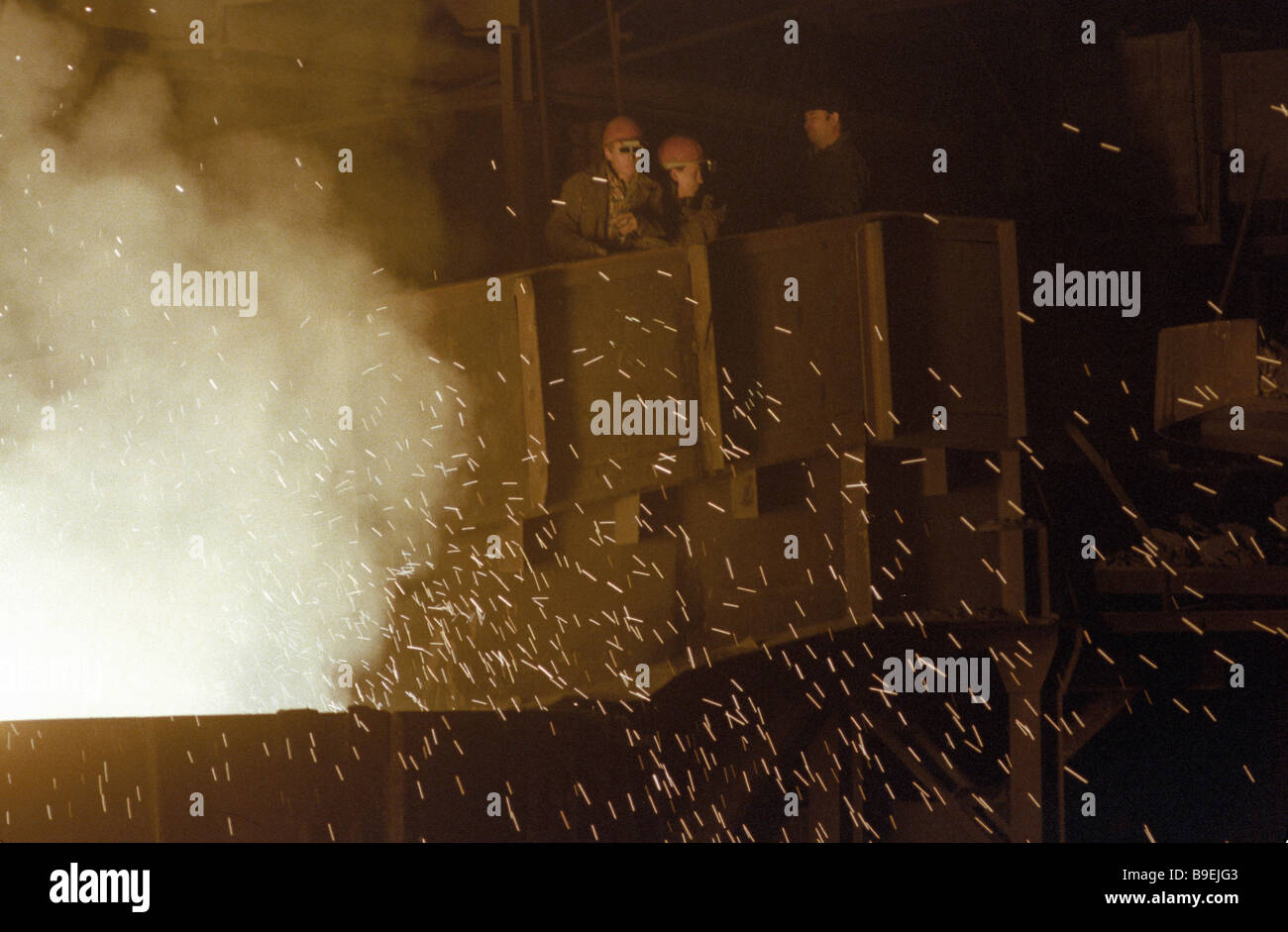 Casting steel at the Amurstal Works Stock Photo - Alamy