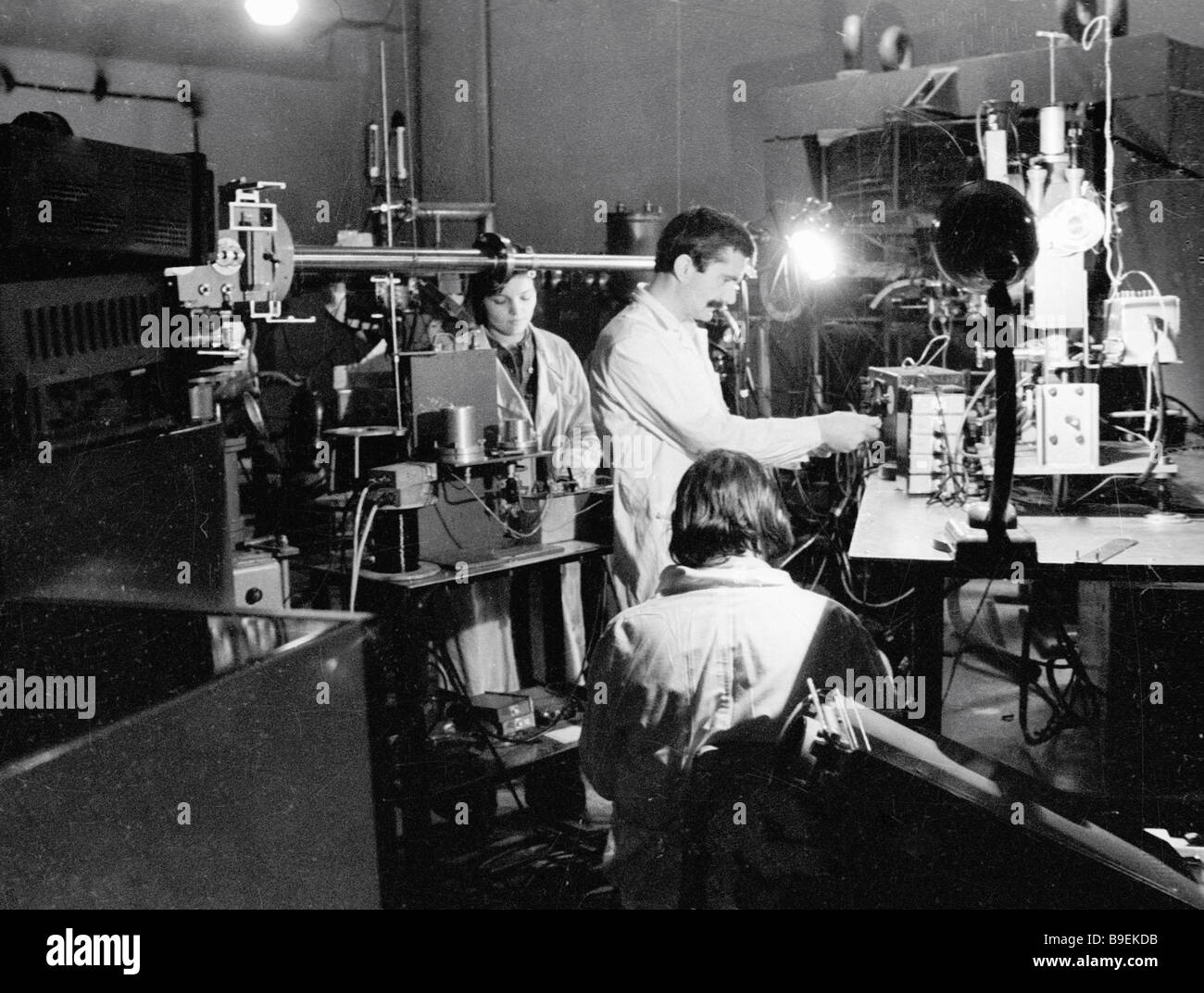 German scientists conducting an experiment on an EG 5 generator the ...