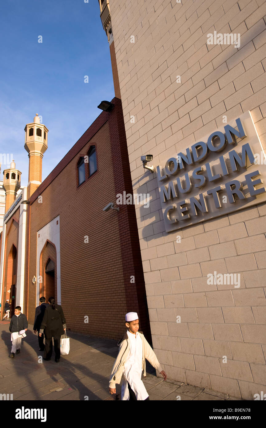 East London Mosque on Whitechapel Road London United Kingdom Stock ...