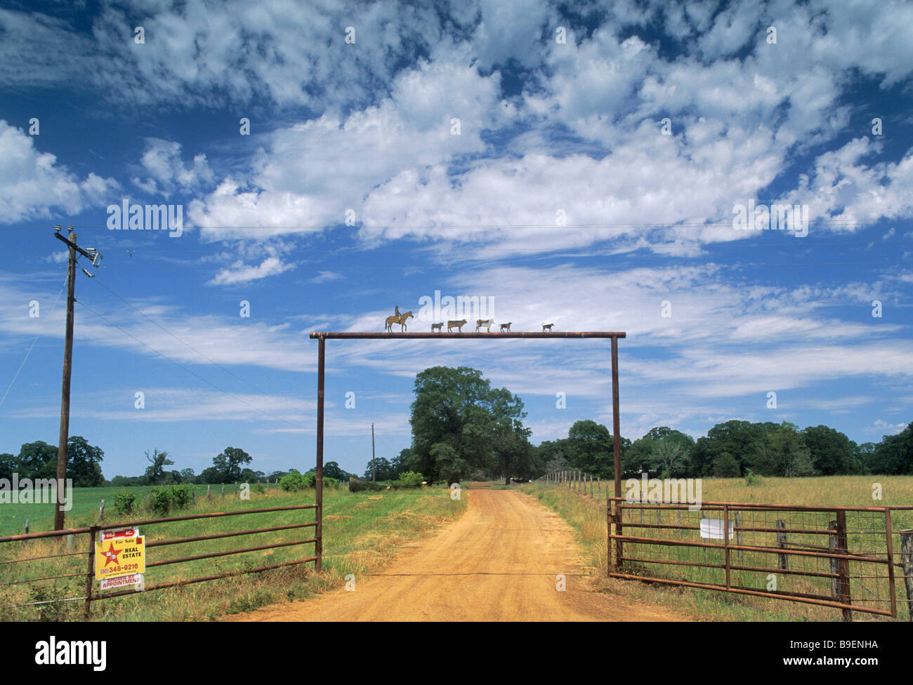 Wrought iron ranch gate at TX 75 highway near Centerville in Leon ...