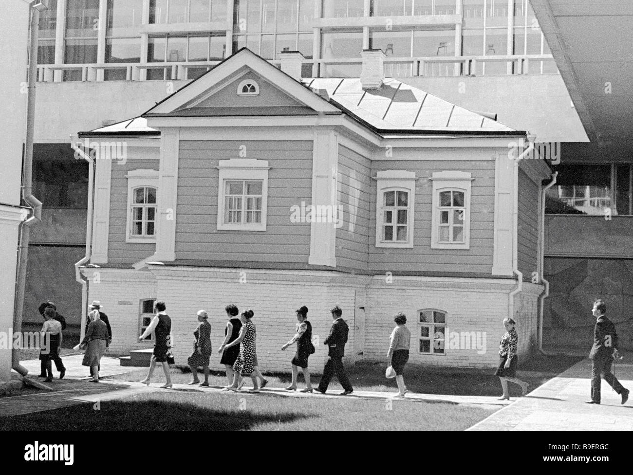 House where Vladimir Lenin was born Courtyard of Lenin memorial center ...