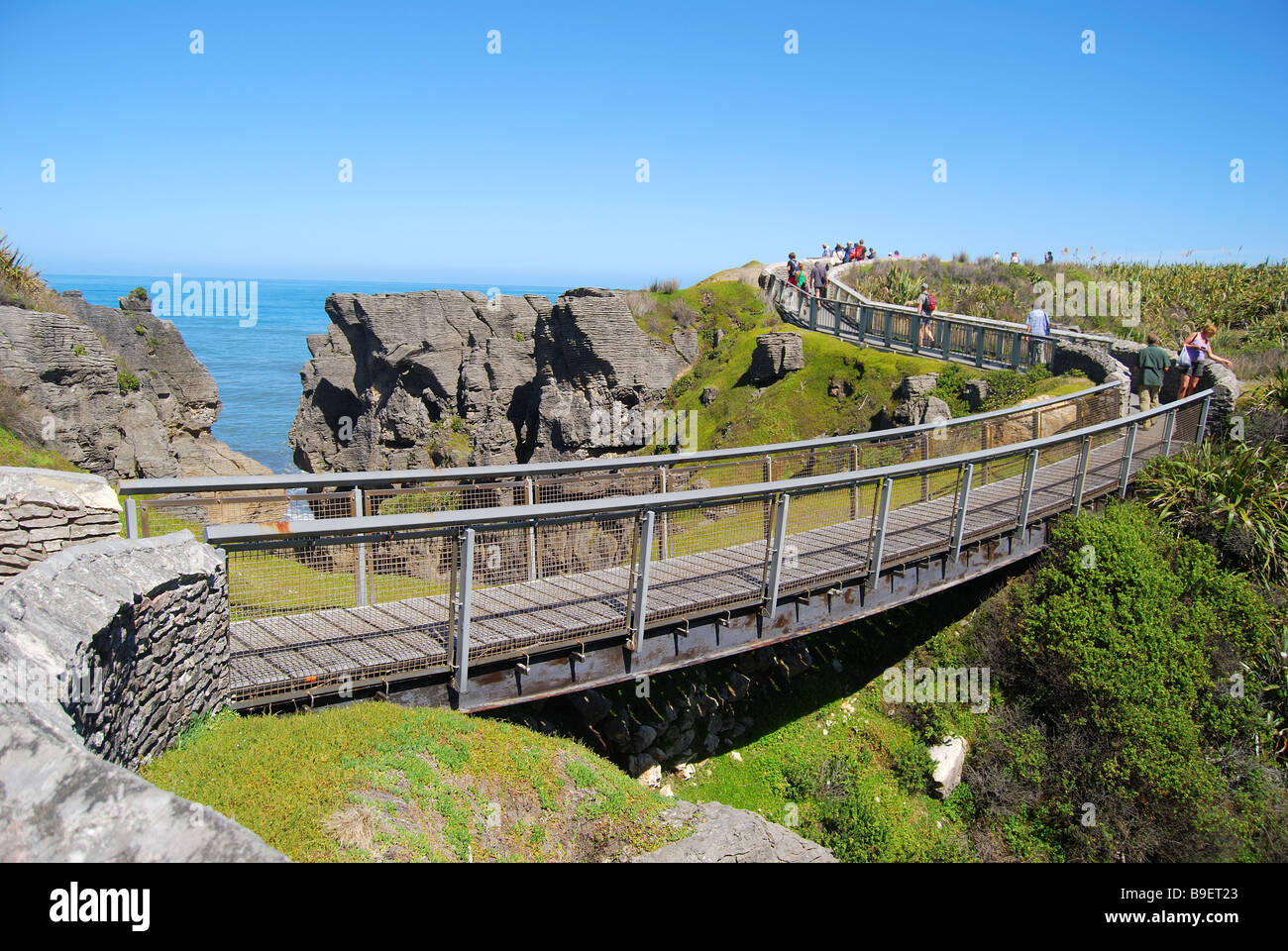Walkway bridge, Pancake Rocks, Punakaiki, Paparoa National Park, West ...