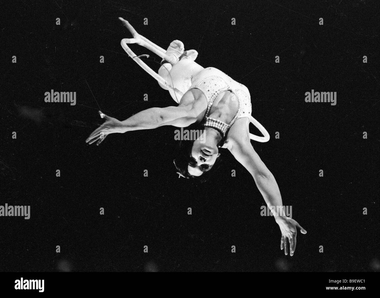 Circus Acrobat Black and White Stock Photos & Images - Alamy